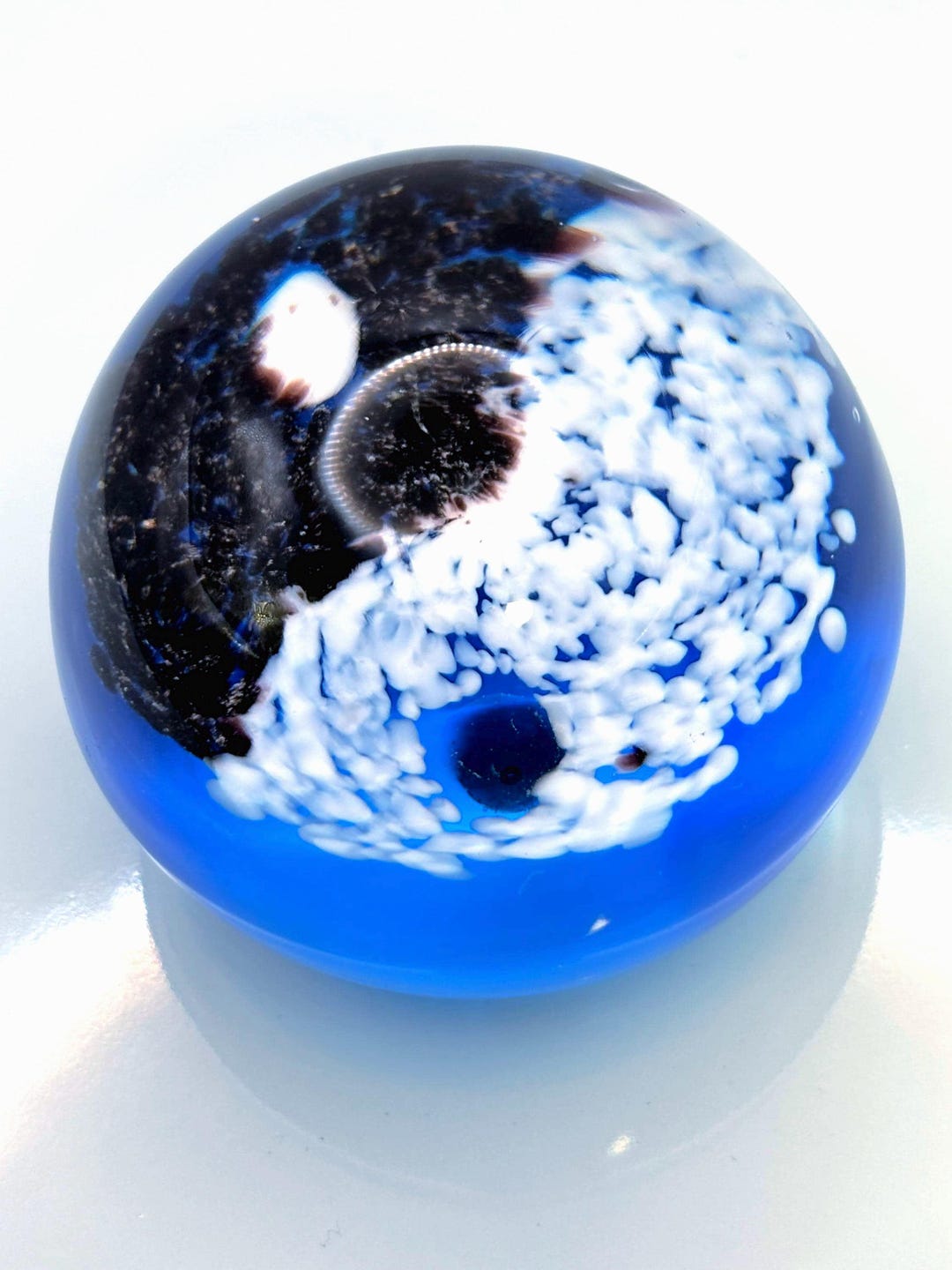 Yin Yang Glass Sculpture – Ocean Inspired Glass Sphere – Blue & White ...