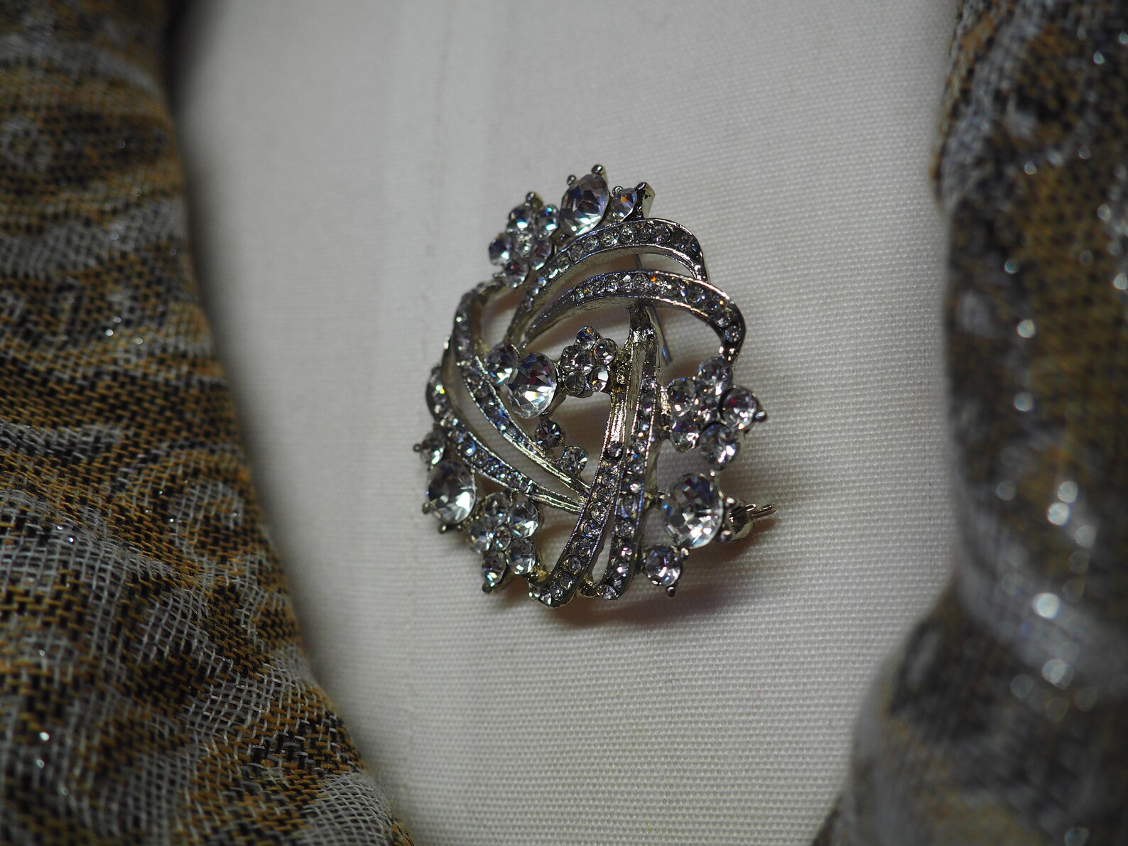 Victorian Crystal Brooch/ Wedding Jewelry / Victorian Design - Etsy