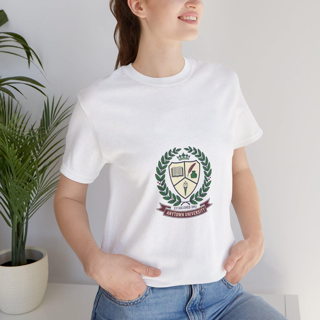 Ivy-style Laurel Crest Tee | Collegiate Crest Tee, Vintage Club Logo - Etsy