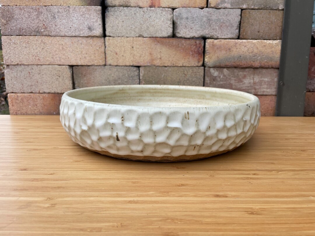 Low-rimmed Bowl With Carved Texture HN1469 - Etsy