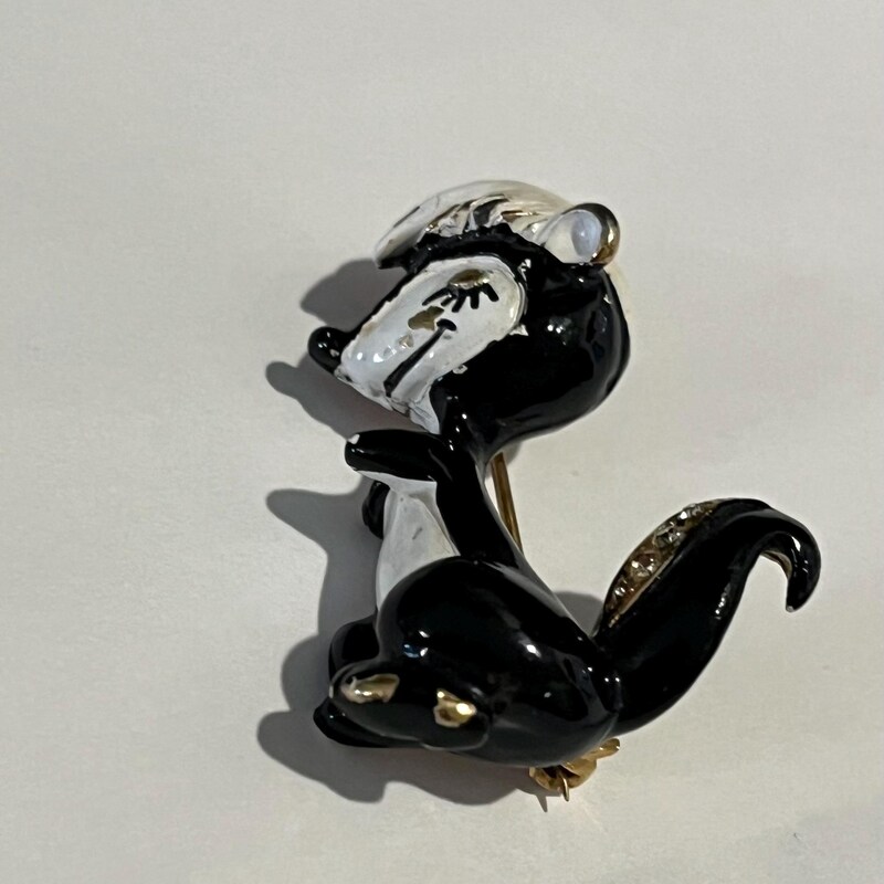 Skunk Pin - Etsy