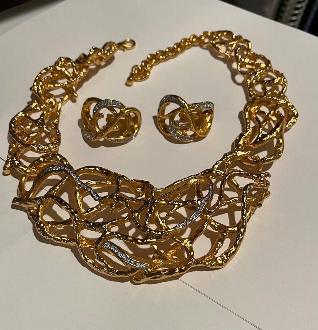 Elizabeth Taylor 22k Gold Plated Webbing Rhinestone Accents Necklace ...