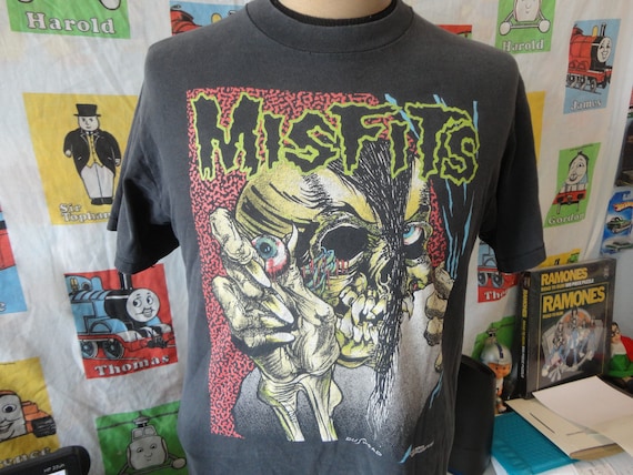Vintage 90's the Misfits 1990 Earth AD Punk Rock Band Tee Vintage 90's the Misfits 1990 Earth AD Punk Rock Band Tee