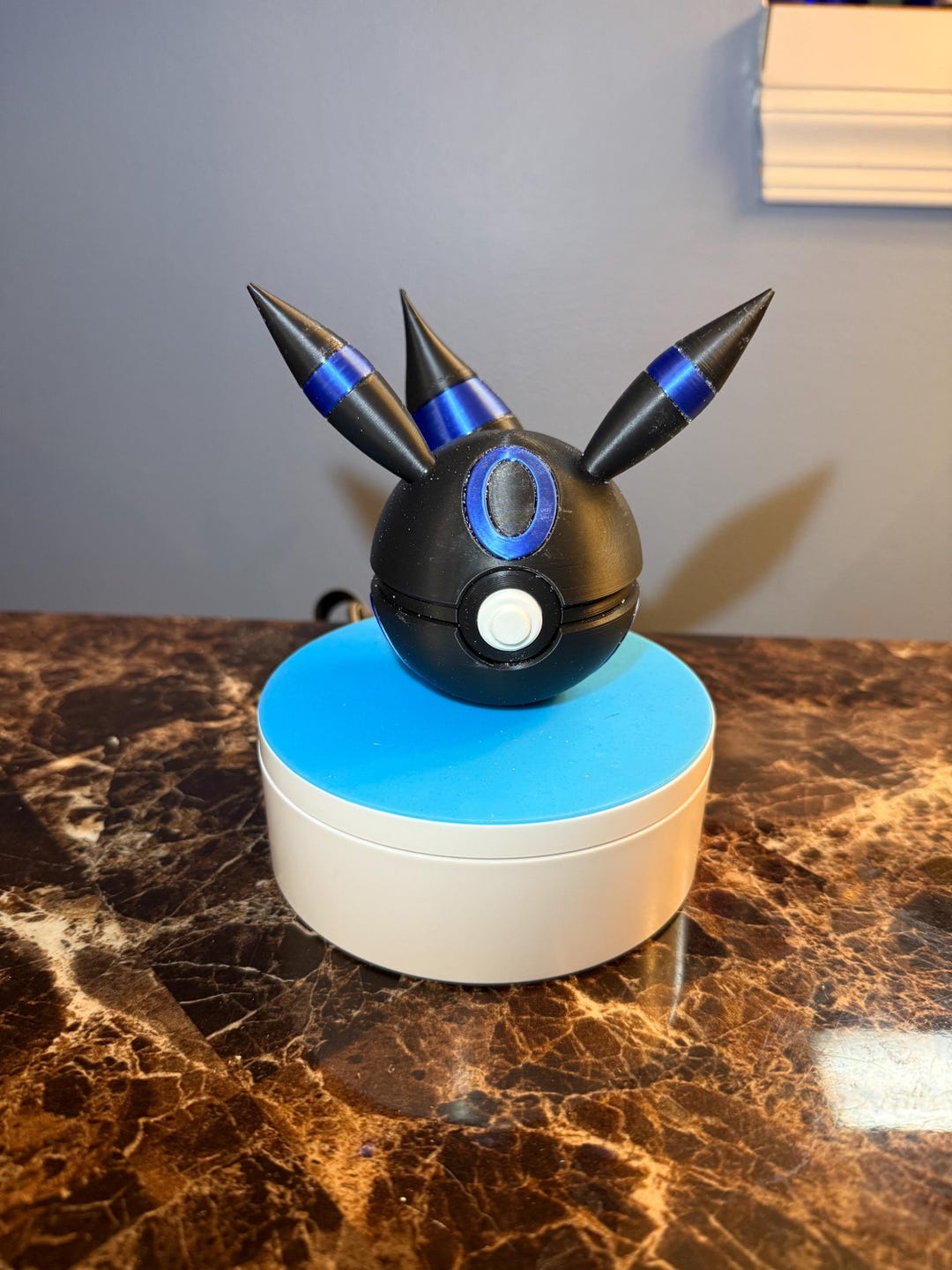 Umbreon Eeveelution #0196 Themed Pokemon Pokeball - Etsy