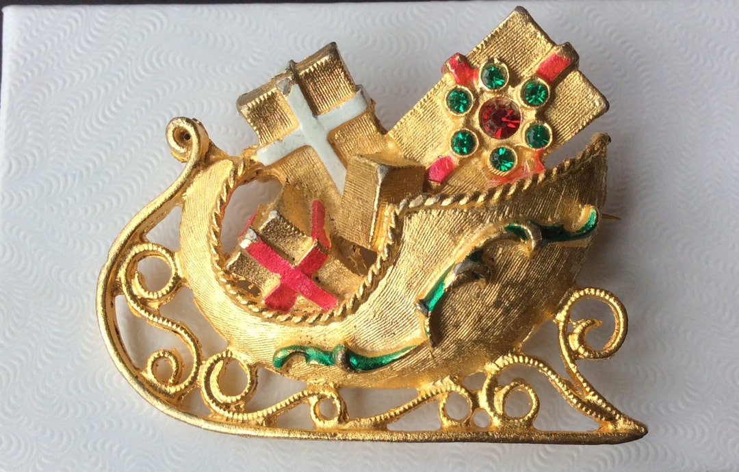 Festive Mylu Christmas Santa's Sleigh Brooch - Etsy