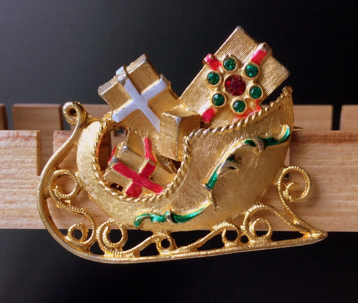 Festive Mylu Christmas Santa's Sleigh Brooch - Etsy