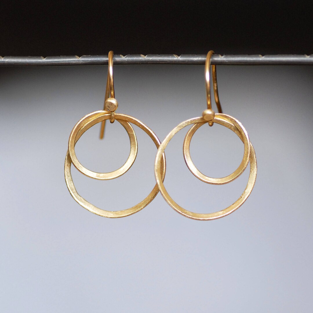 Hand Forged 14k Gold Interlocking Circle Earrings, Solid Gold Brushed ...