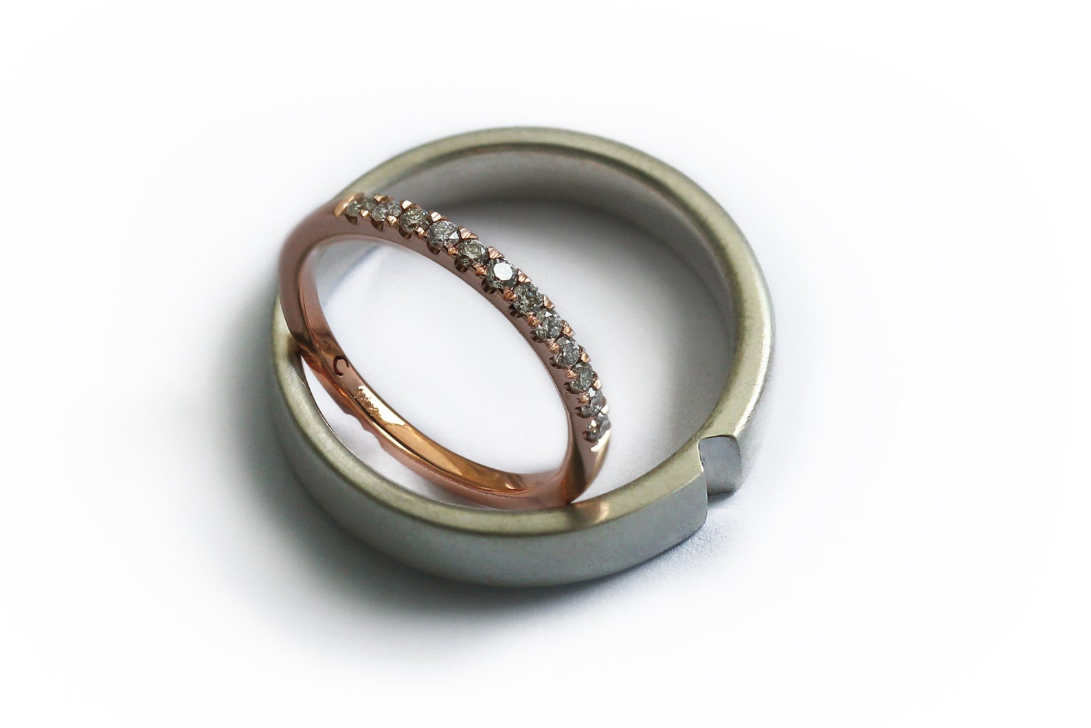 Mixed metal wedding bands set His and hers Unique Matching | Etsy