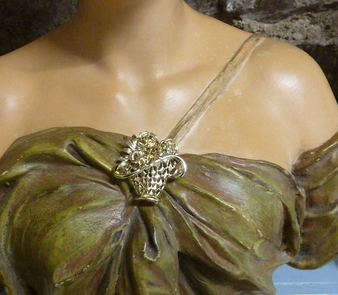 Vintage AJC Brooch by the American Jewelry Chain Company - Etsy