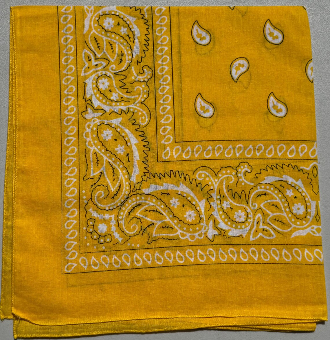 YELLOW & WHITE Extra Large Bandanas - Men and Women Paisley Trainmen ...