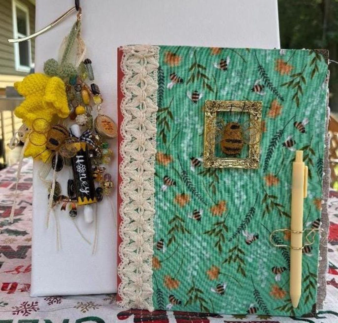 Bees and Flowers Junk Journal With Book/purse Charm - Etsy