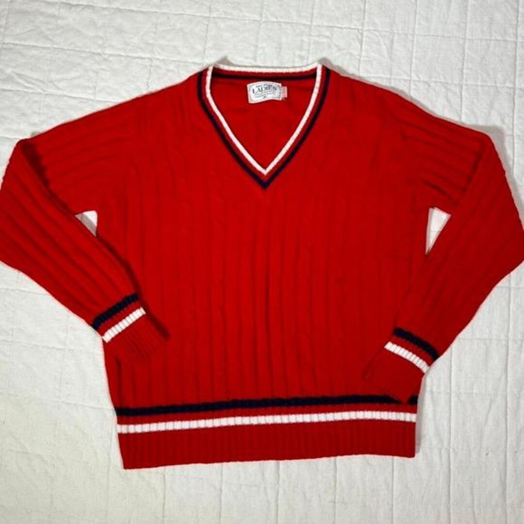 Vintage Preppy Red Cable Knit V-neck Sweater – Size M (made in Japan ...