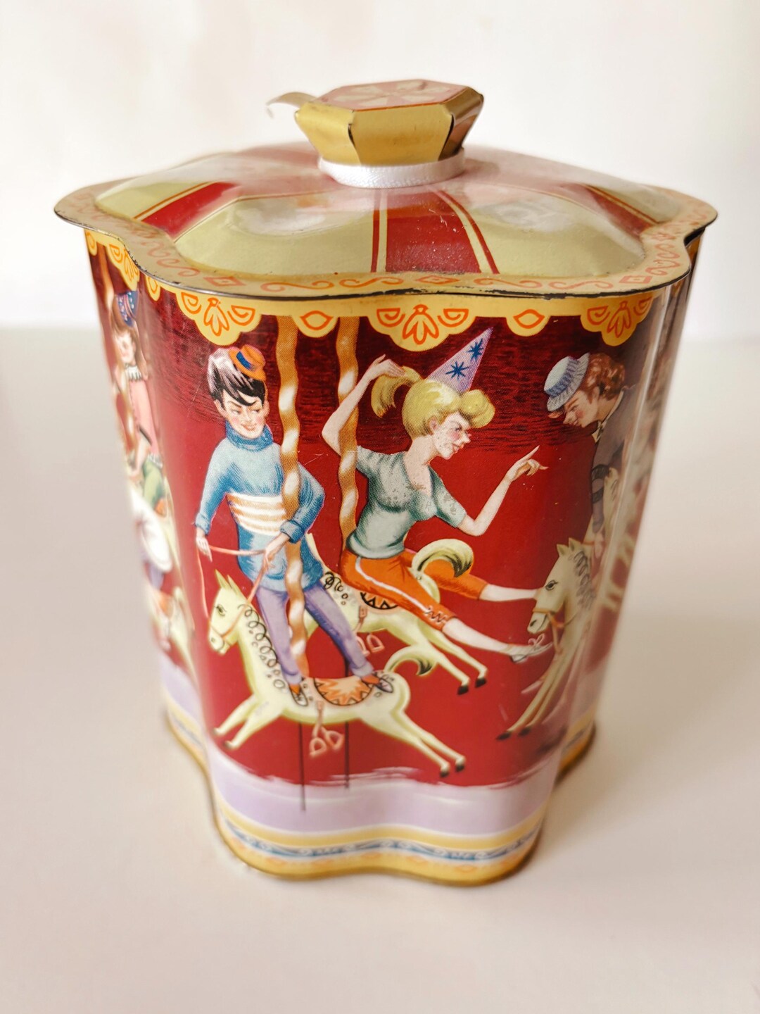 Vintage Carousel Biscuit Tin - Etsy