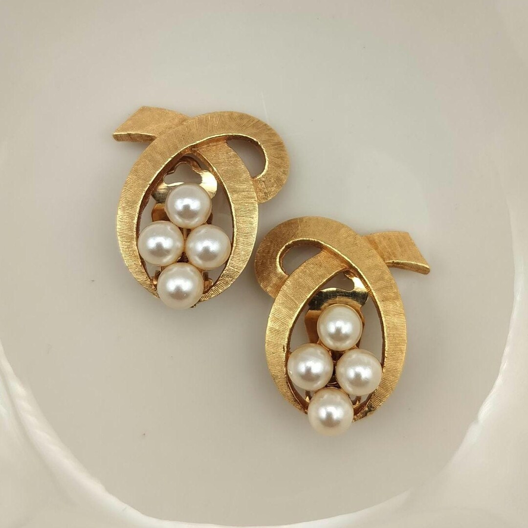Vintage Charel Signed Gold Tone Pearl Clip-on Earrings - Etsy
