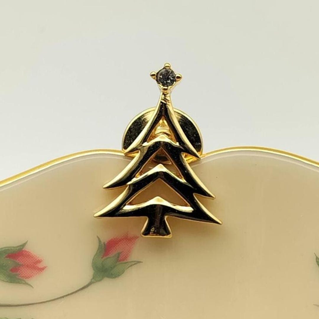 Vintage Avon Christmas Tree Lapel Pin, Gold Tone Holiday Brooch - Etsy
