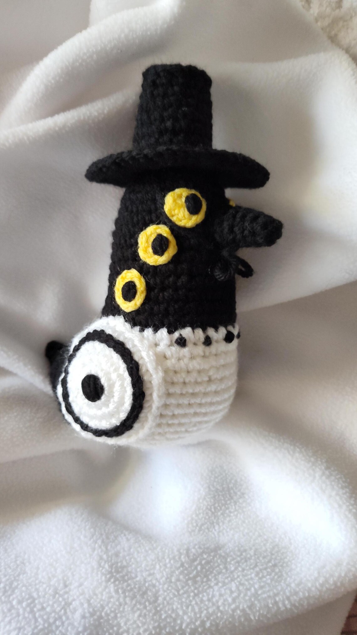 K-pop Demon Magpie Amigurumi Plushie: Crochet Sussie With Tiny Hat - Etsy