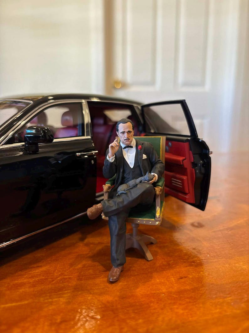 1/18 Scale Mafia Boss Figure With Cat, Miniature Boss in Tuxedo for ...