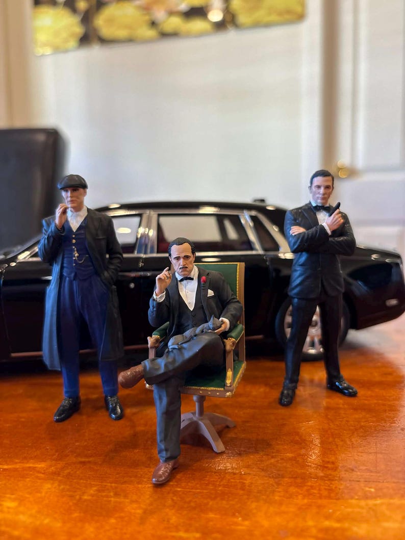 1/18 Scale Mafia Boss Figure With Cat, Miniature Boss in Tuxedo for ...