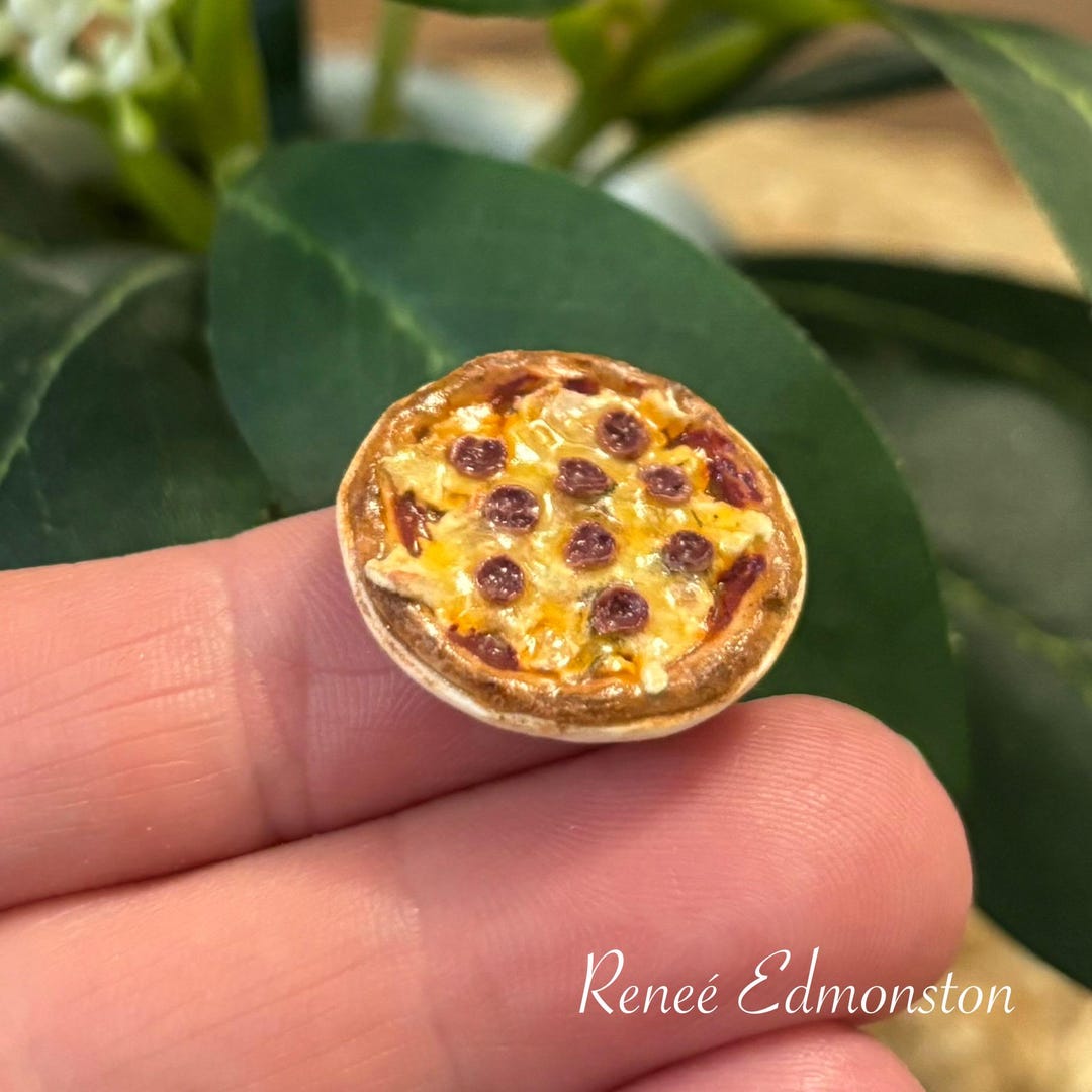 Miniature Pepperoni Pizza, 1:12 Scale, Dollhouse - Etsy