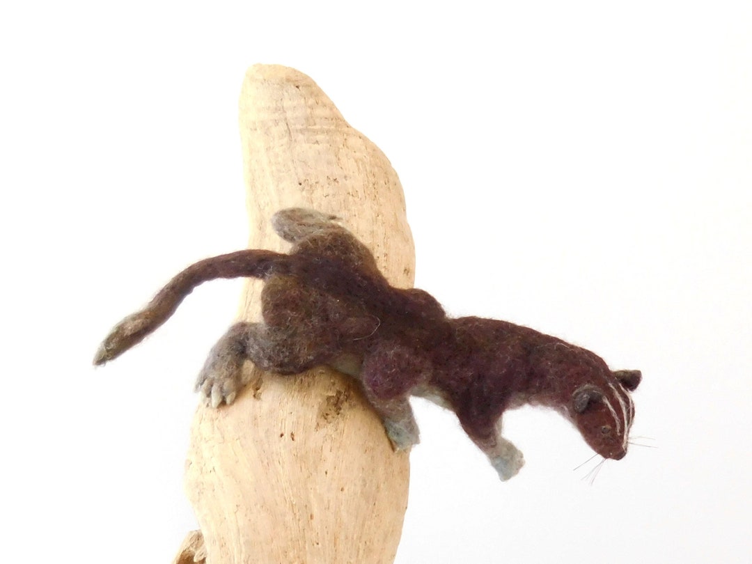 Hexapod Weasel Shoulder Pet, Wearable 6-legged Weasel, Lifelike Fantasy ...