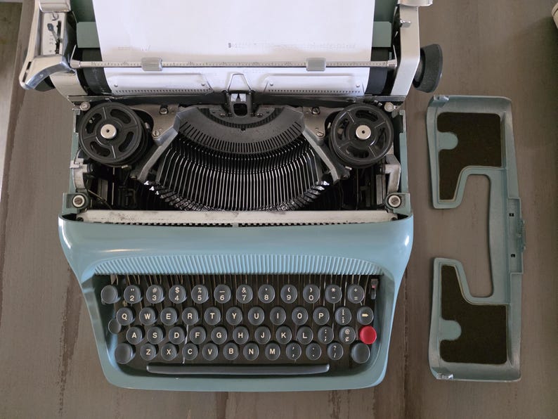 Vintage 1952 Olivetti Underwood Studio 44 Manual Typewriter With ...