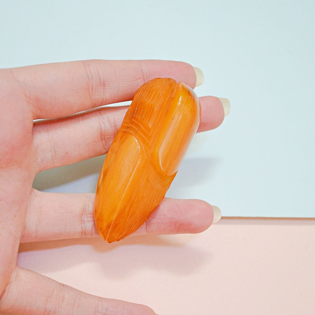 1930s Bakelite Carved Dress Clip, 30s Catalin Butterscotch Fur Clip ...