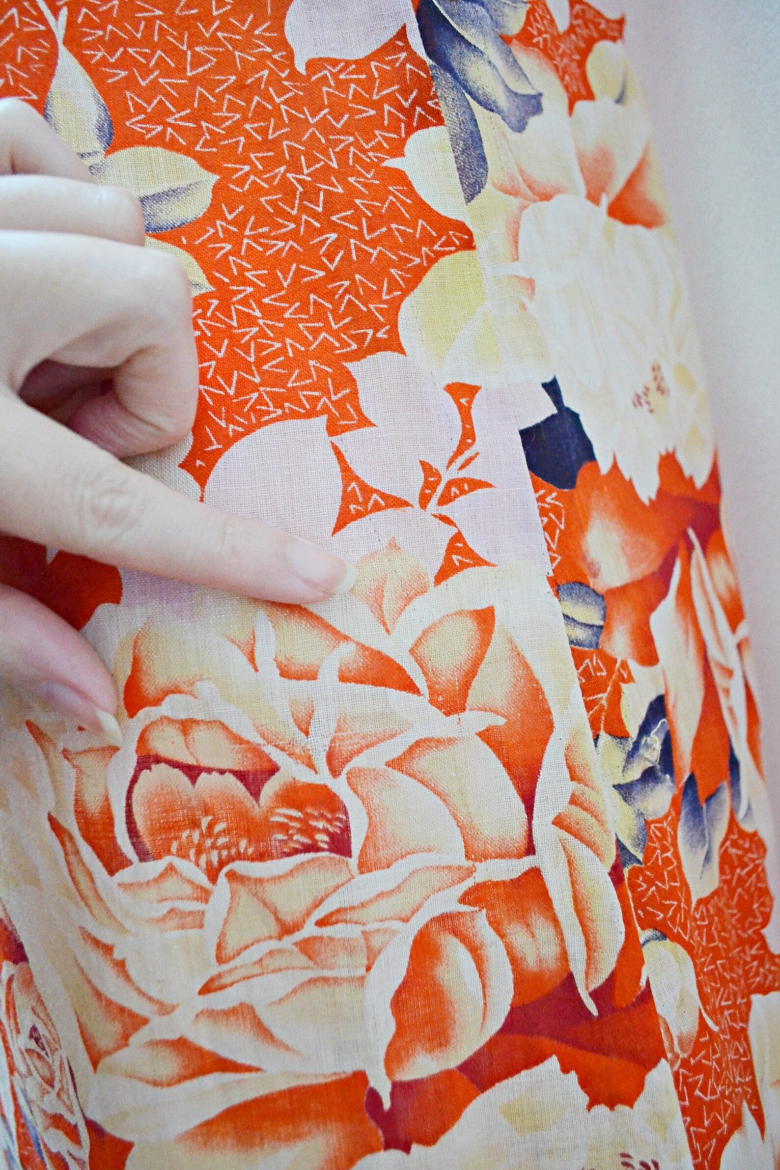 1940s Red Cotton Graphic Rose Print Holoku Holomuu Style - Etsy