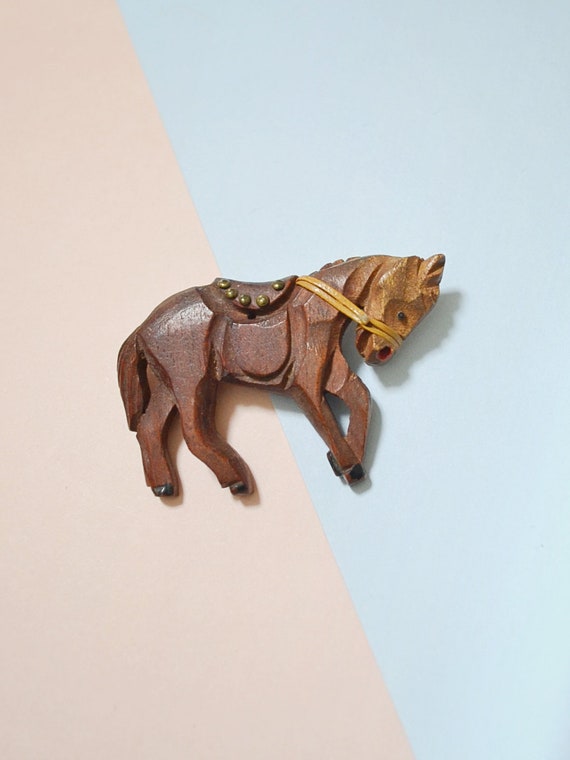 1940s Carved wooden horse brooch, Bakelite era Wood s… - Gem