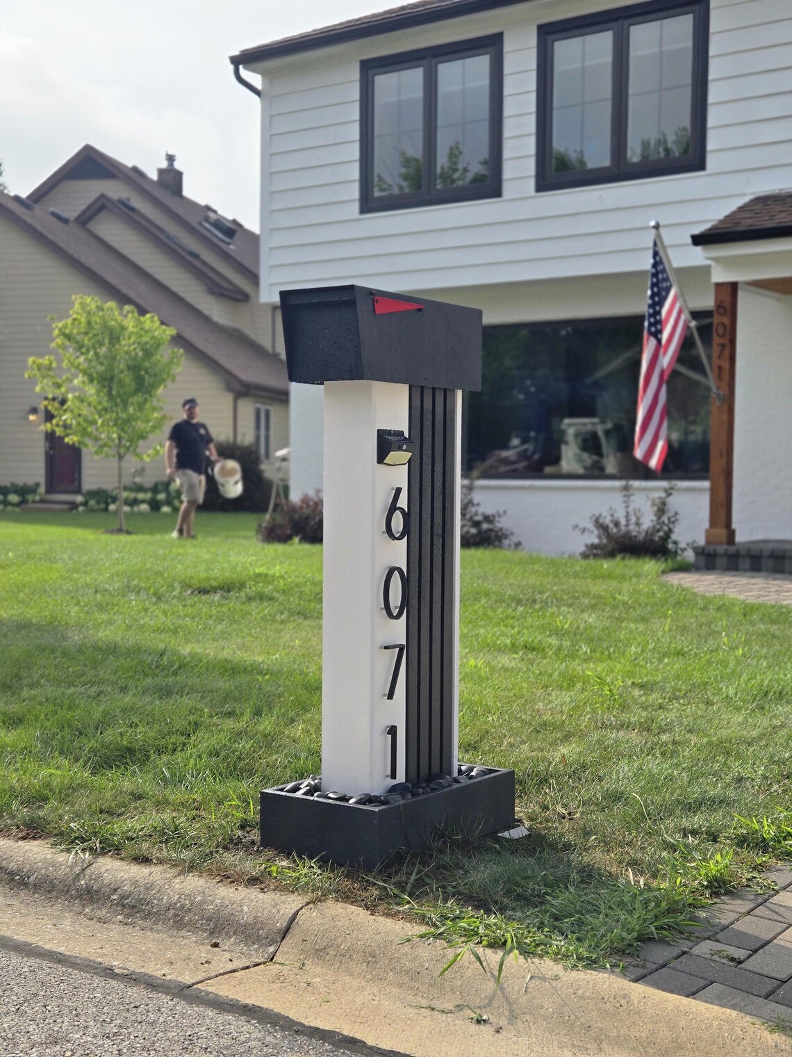 Modern Black & White Composite Mailstand With Solar Light - Etsy