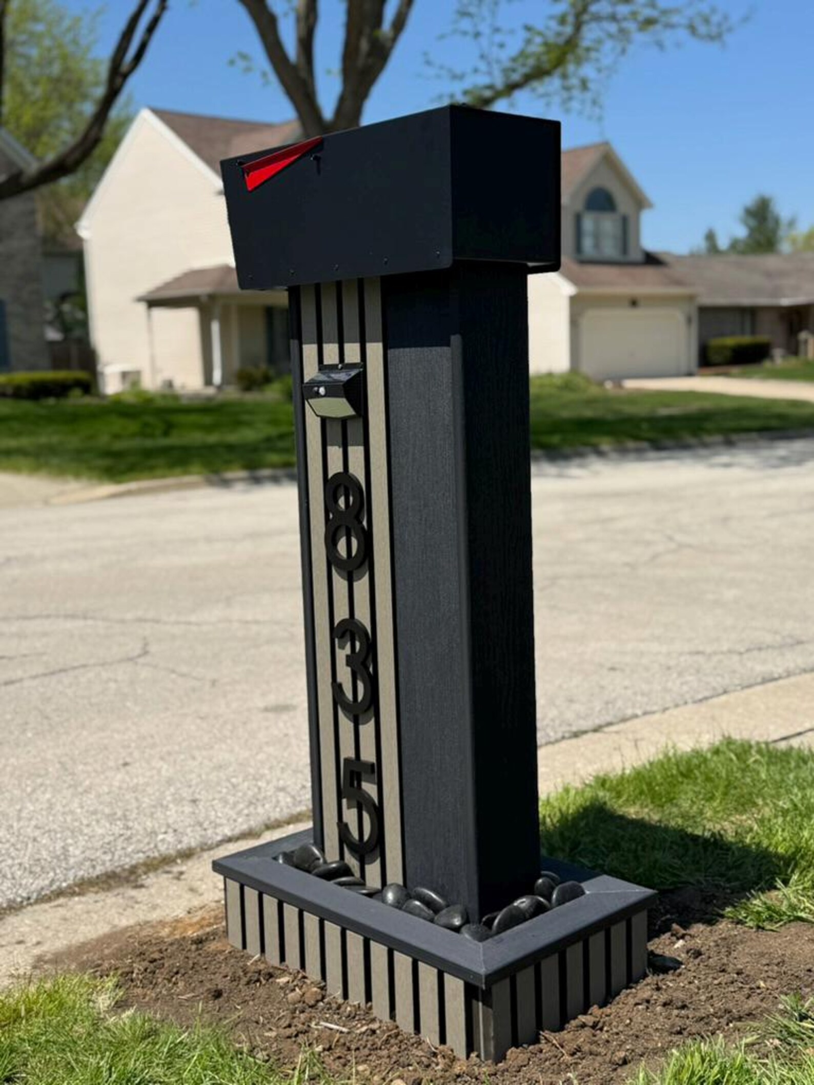 Modern Composite Mailbox With Solar Light: Weather-resistant Mailstand ...