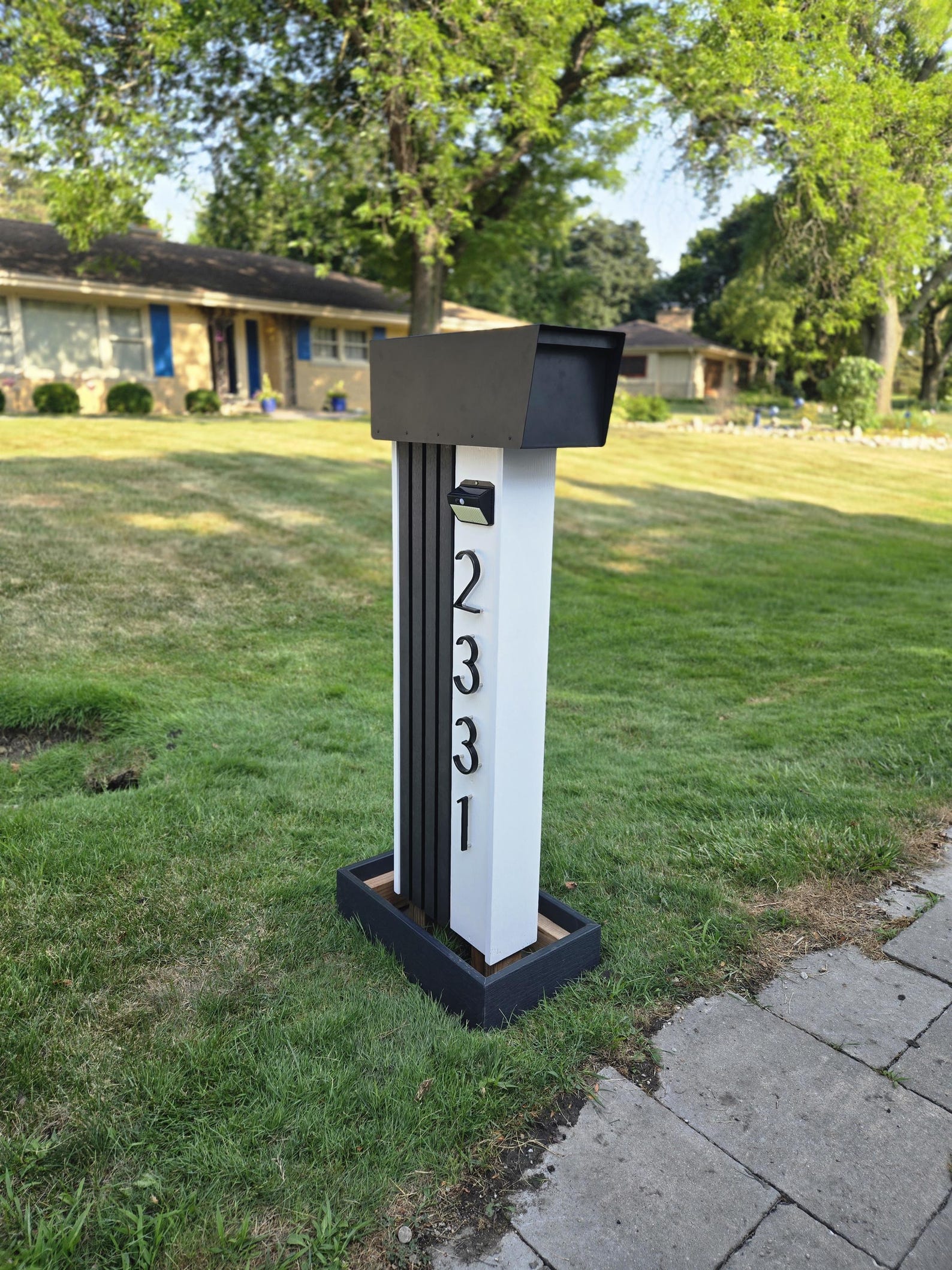 Modern Black & White Composite Mailstand With Solar Light - Etsy