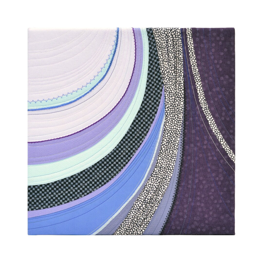 Moraine | Tableau d'art textile | carré | Abstrait | Violet Lilas Mauve ...