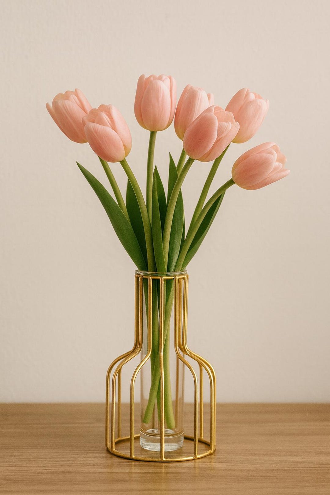 Metal Wire Vase • Minimalist Flower Vase • Modern Gold Table Decor - Etsy
