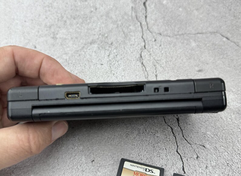 Nintendo DS Lite – Black – Not Working – Includes 2 Game Cards (R4 ...