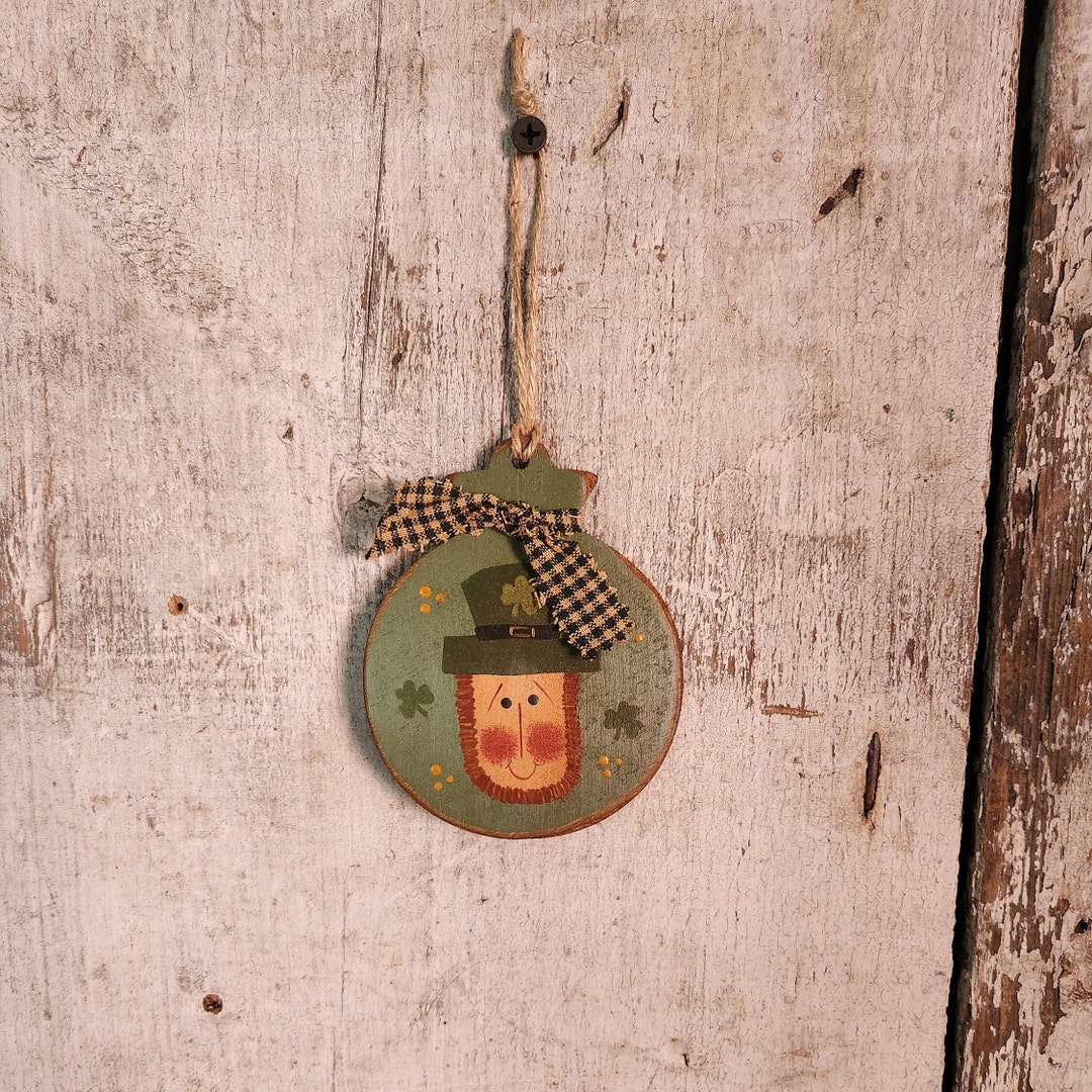 Primitive St. Patrick's Day Primitive Shamrock Primitve Leprechaun Wall ...