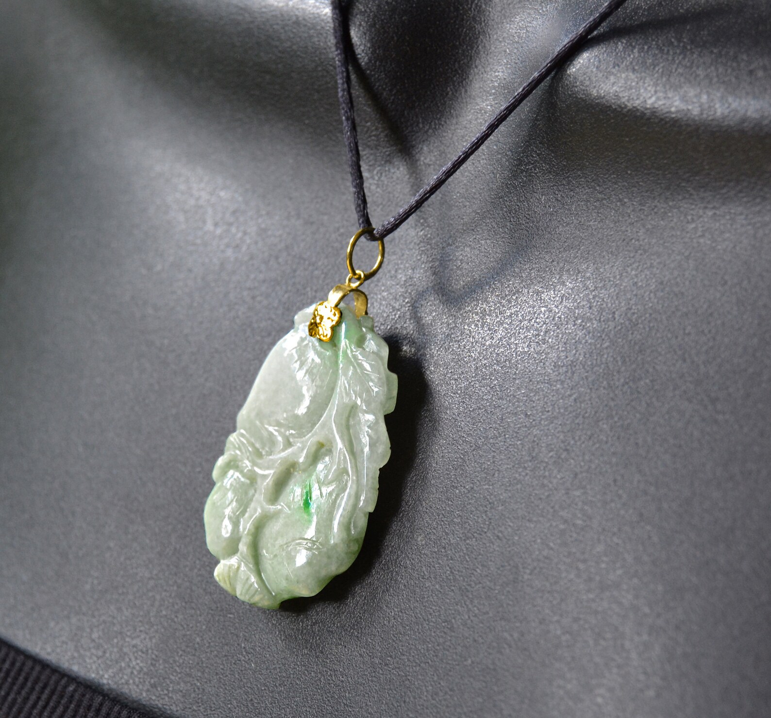 Estate Antique CHINESE Moss on Snow Hand Carved JADEITE PENDANT 14K ...