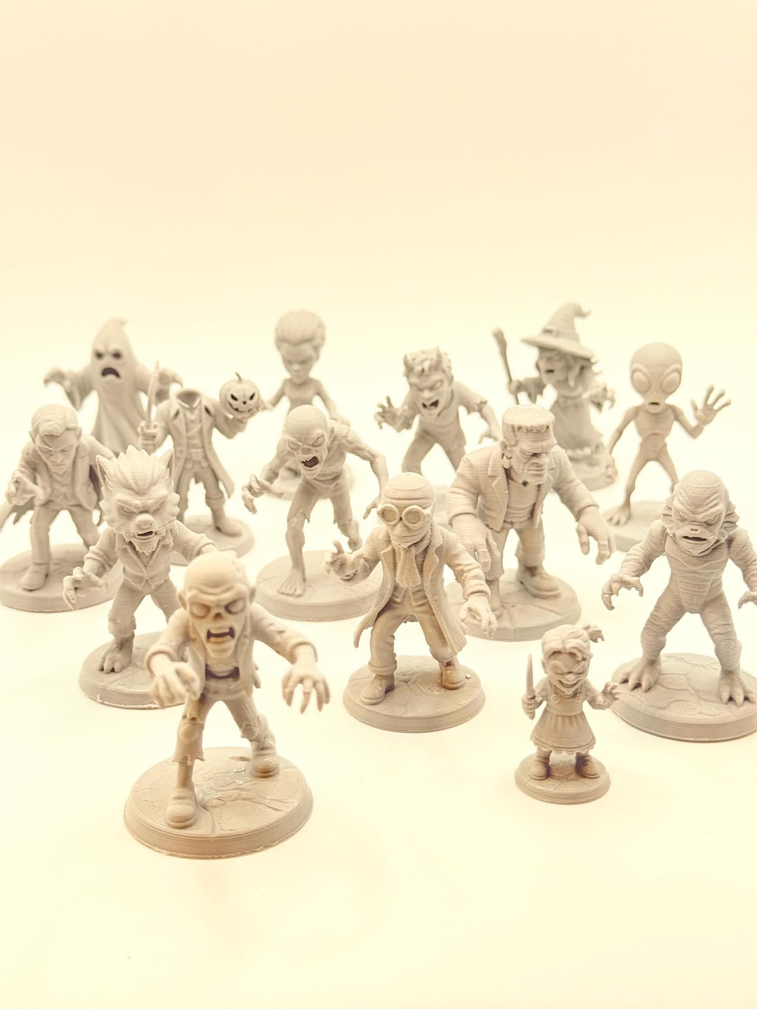 Classic Monsters Miniature Set – 17 Horror Figurines for Collectors ...
