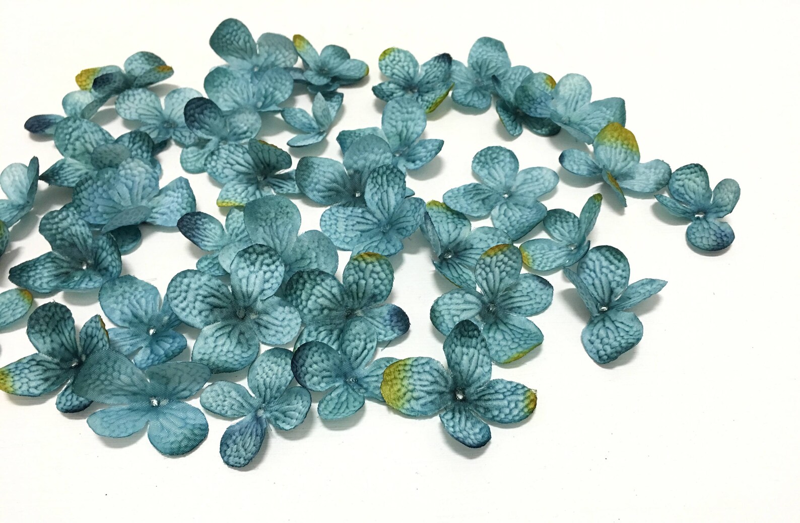 20 Artificial Hydrangea Blossoms in Aqua Blue Green - Hydrangea Petals ...