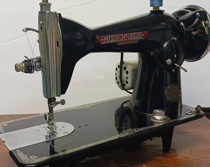 Vintage MODERNAGE Class 15-91 SINGER Patterned Sewing Machine ...