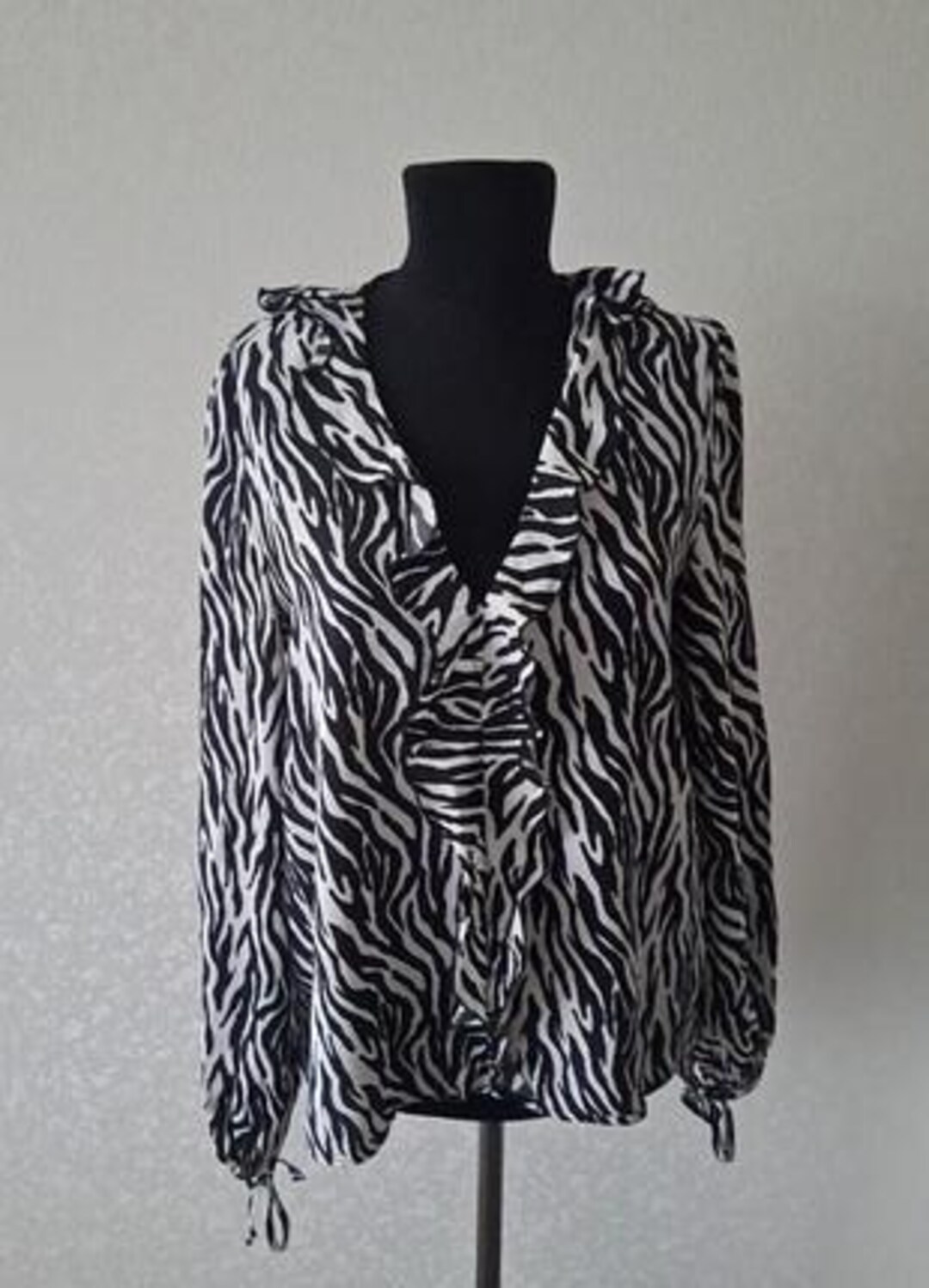 Zara Black & White Zebra Print Ruffle V-neck Blouse Size M - Etsy