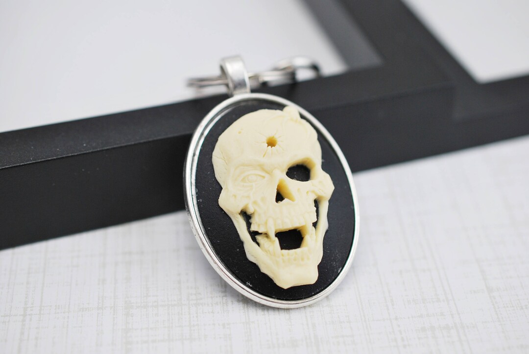 Vampire Keychain, Cameo Keychain, Vampire Gift, Skull Key Chain, Black ...