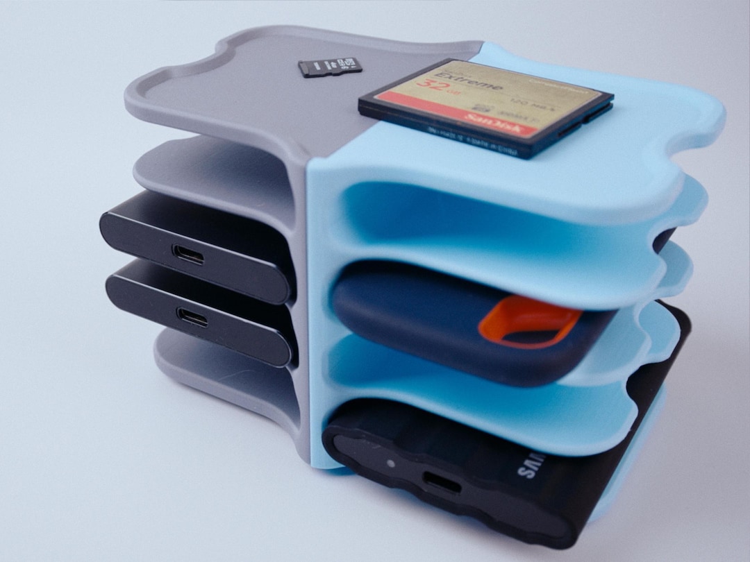Universal & Compact Vertical SSD Holder for up to 8 Solid State Drives ...