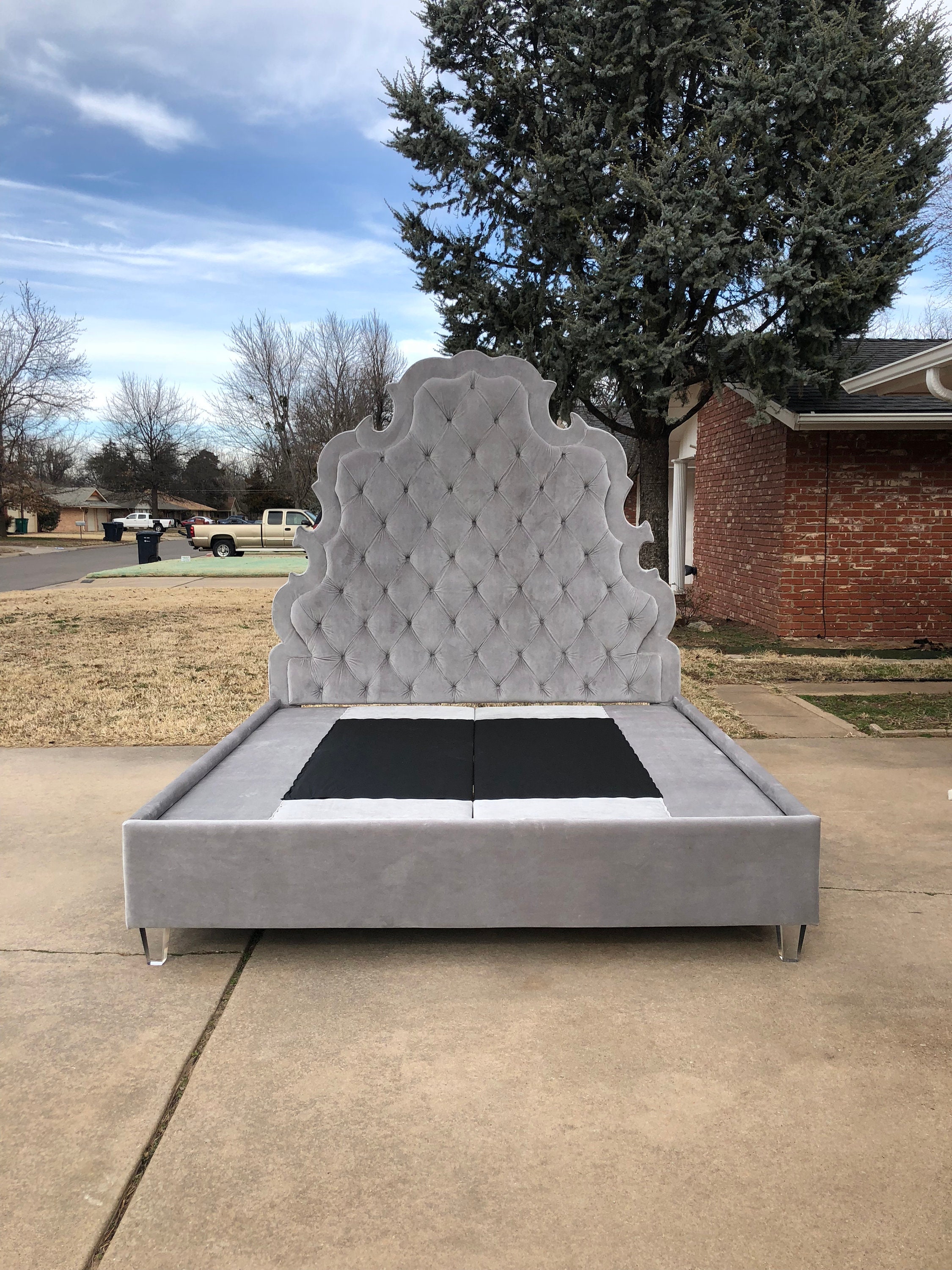 Tufted Headboard Bed: French Scalloped Upholstered Platform With Lucite ...