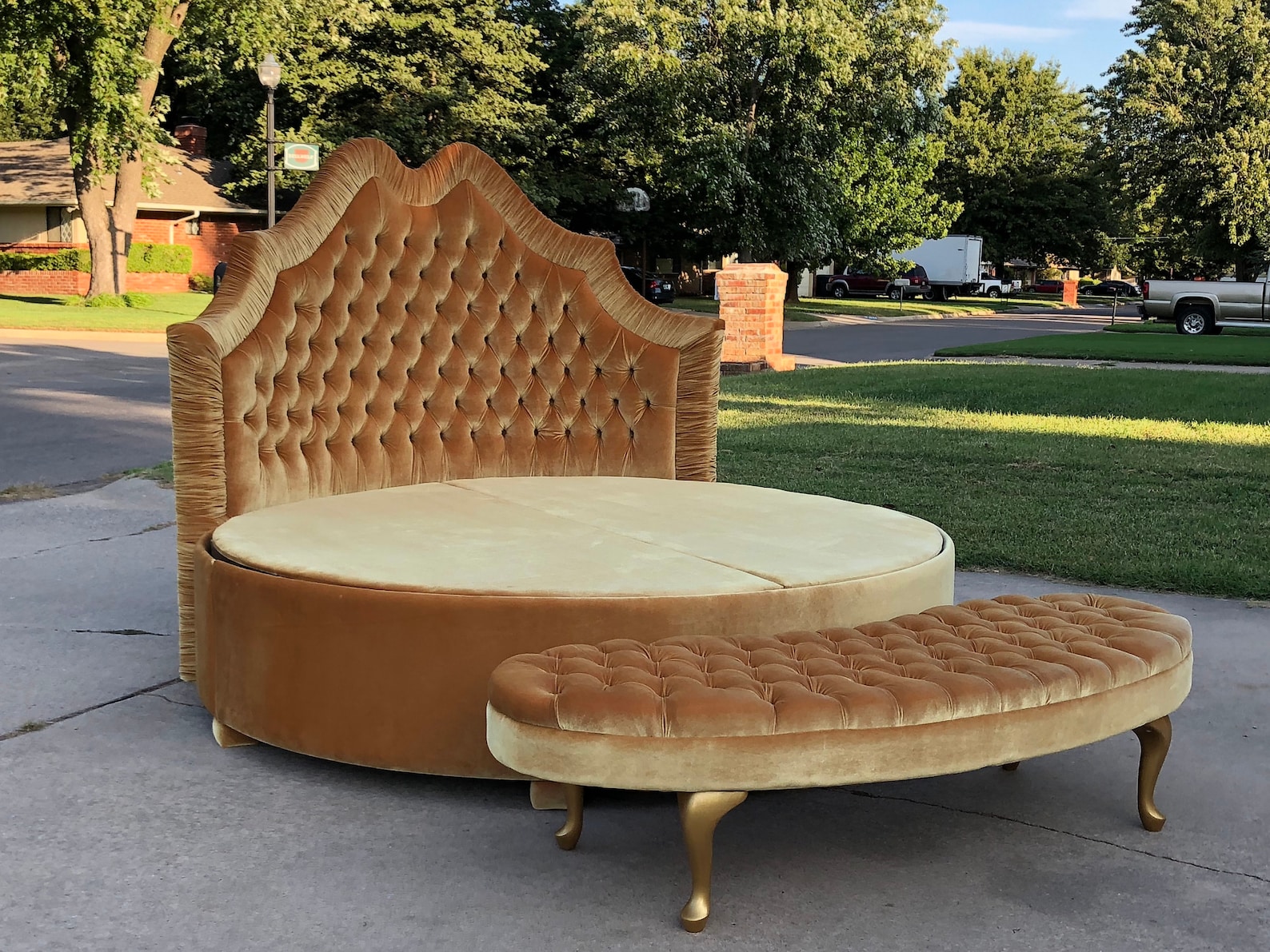 Custom Round Bed Frame: Tufted Velvet Upholstered Platform - Etsy