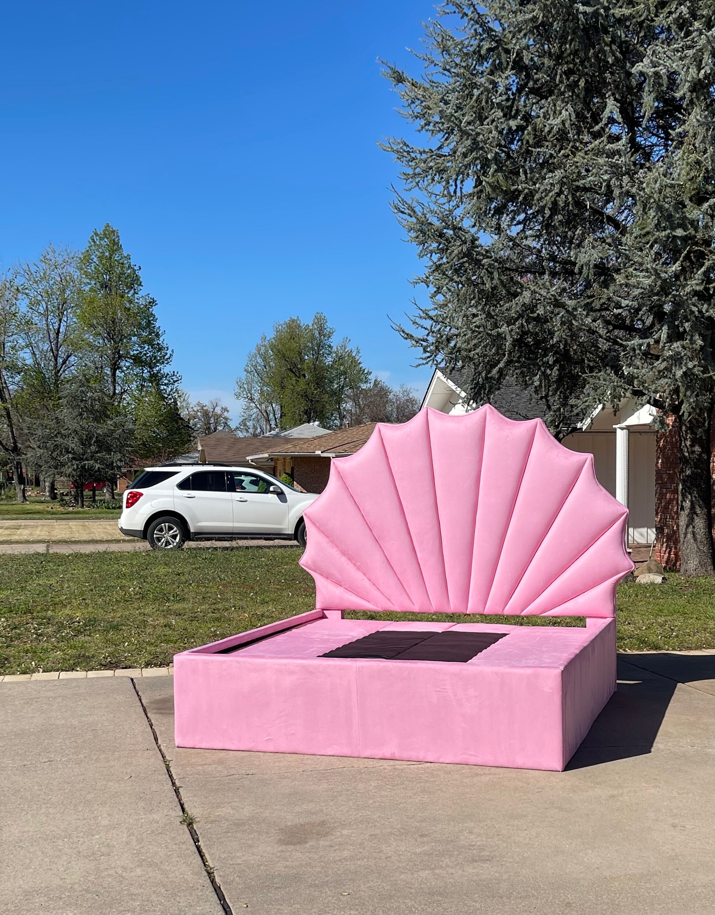 Clam Shell Velvet Bed Frame: Barbie Inspired Custom Tufted Headboard - Etsy