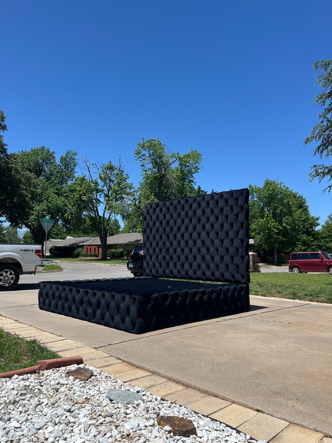 BALANCE Invoice Platform Large Tufted Bed Extra Wide Frame Upholstered Headboard King Grandioso ...