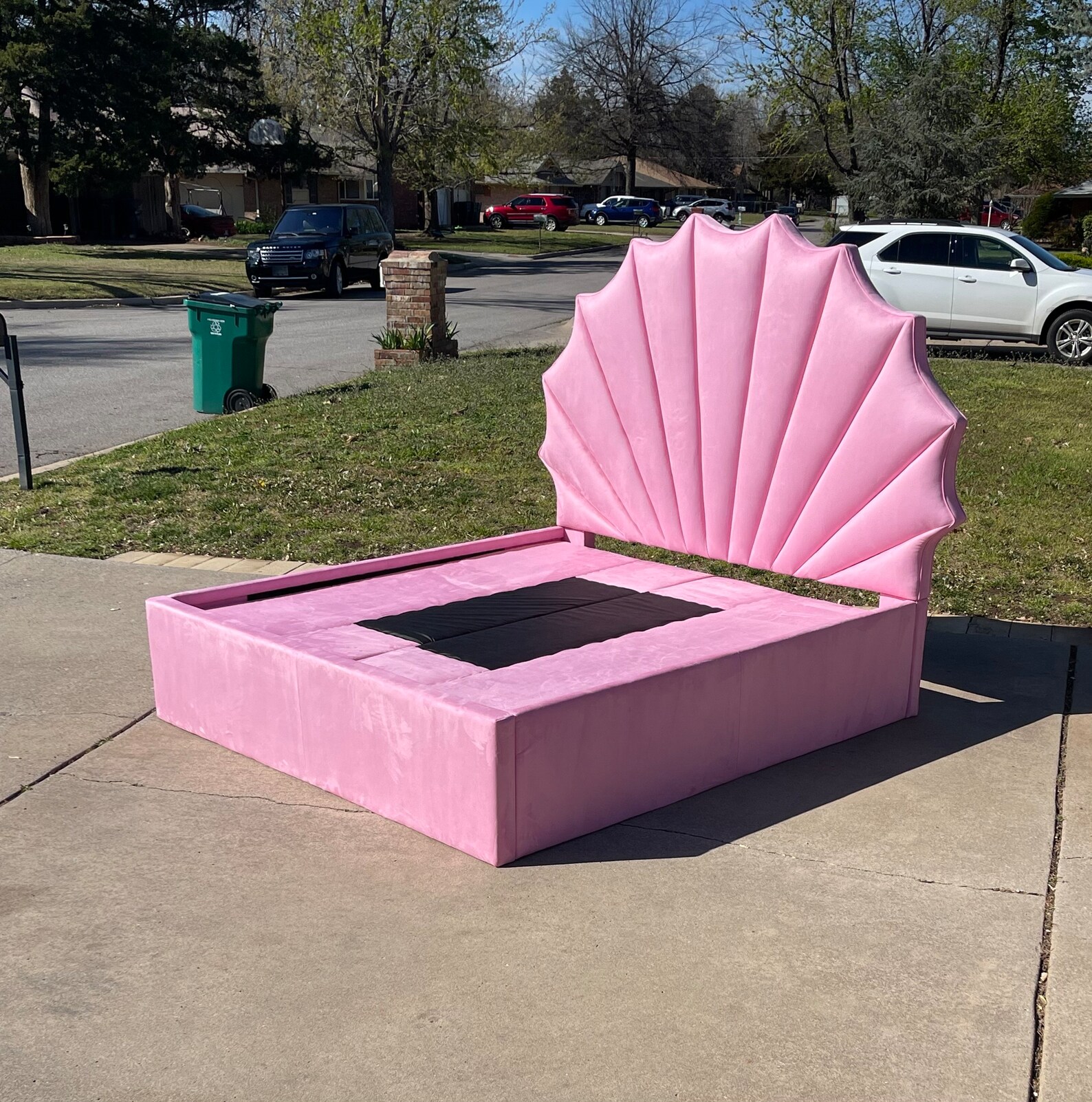 Clam Shell Velvet Bed Frame: Barbie Inspired Custom Tufted Headboard - Etsy