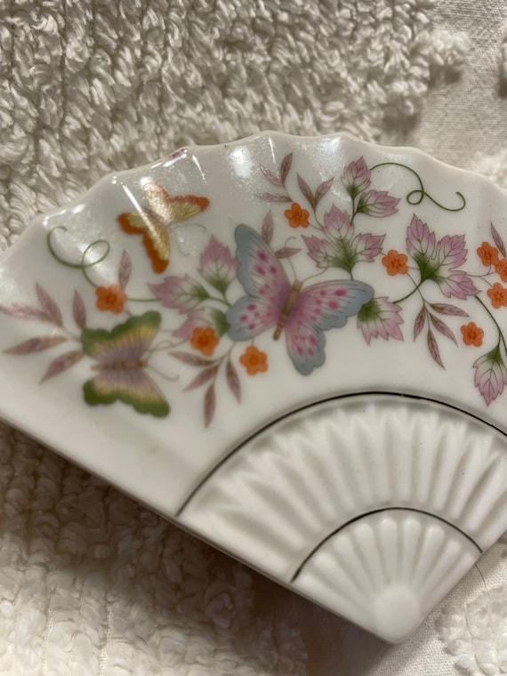 Avon Porcelain Trinket Box Fan with Butterflies 1980 - Gem