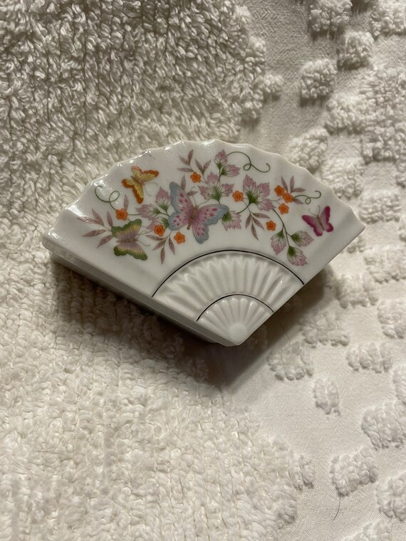 Avon Porcelain Trinket Box Fan with Butterflies 1980 - Gem
