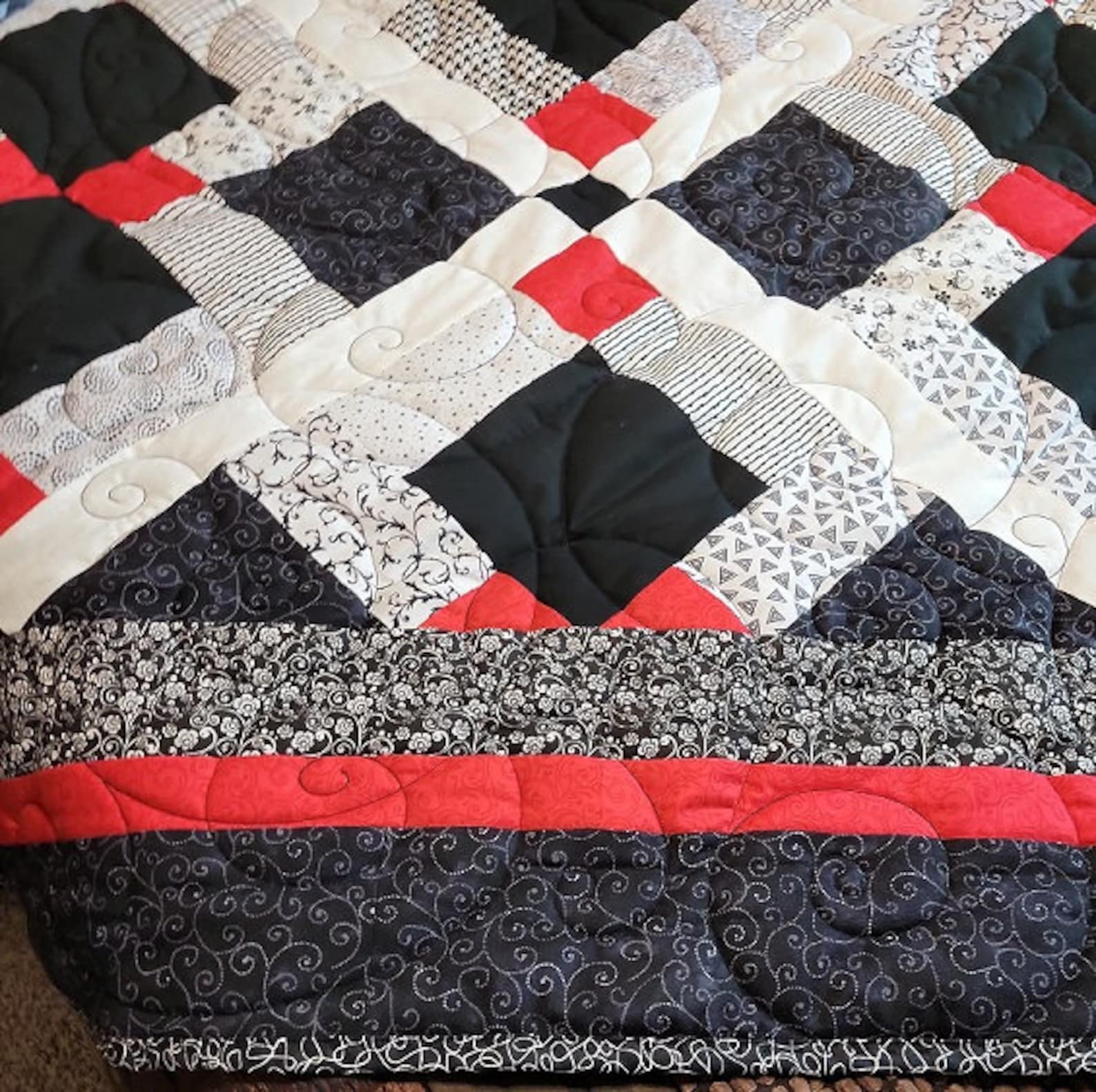 Queen Size Quilt Pattern; Finished Size 106 X 106, Red, Black and White ...